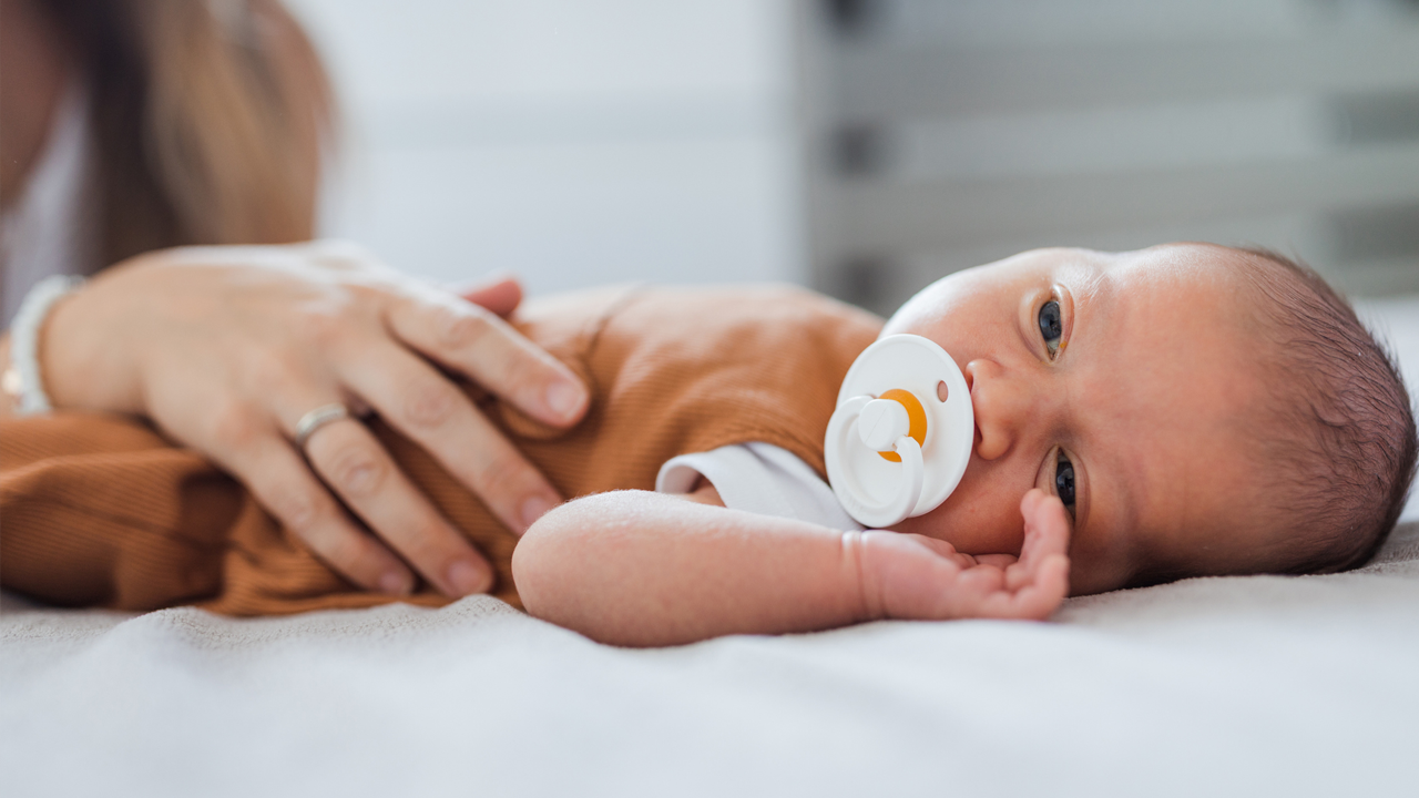 How to Identify Baby Feeding Problems | Enfamil Canada | Enfamil A+ Canada